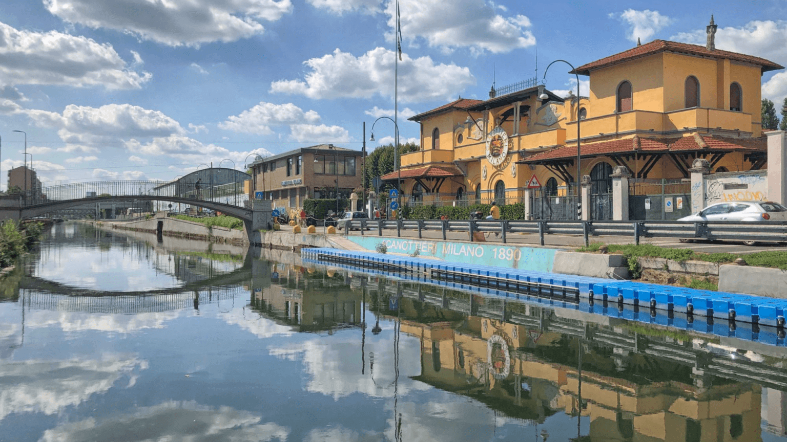 Boat tour on the Navigli canals in Milan - Zani Viaggi