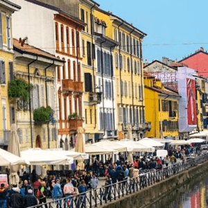 Boat tour on the on the Navigli canals in Milan - Zaniviaggi