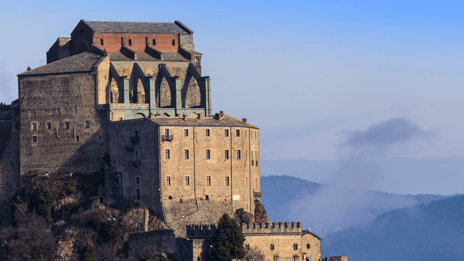Sacra di San Michele e Susa: il set segreto del "Nome della Rosa ...