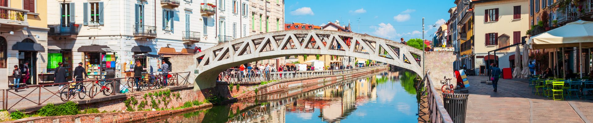 Boat tour on the Navigli canals in Milan - Zani Viaggi